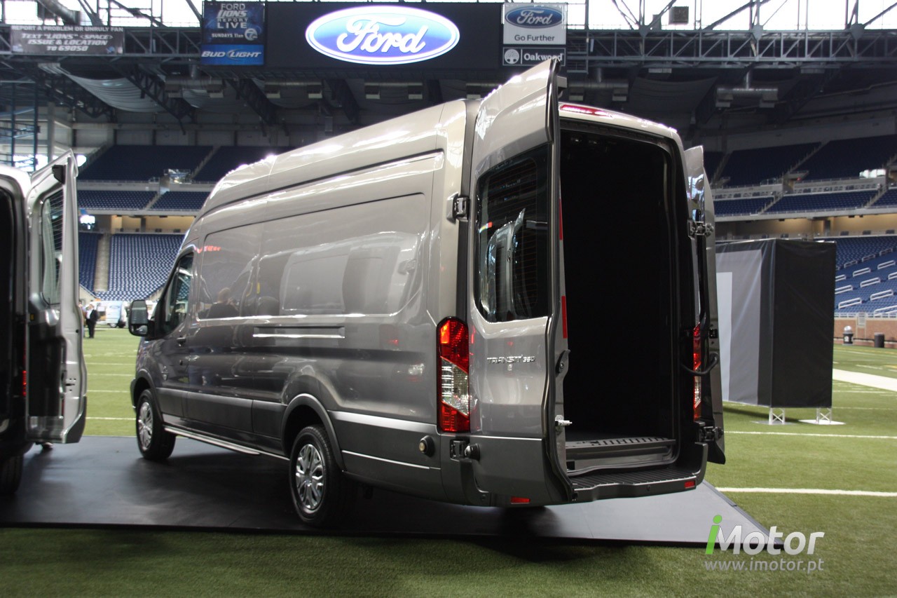 Ford Transit | Furgão | Site de Demonstração Comerciais